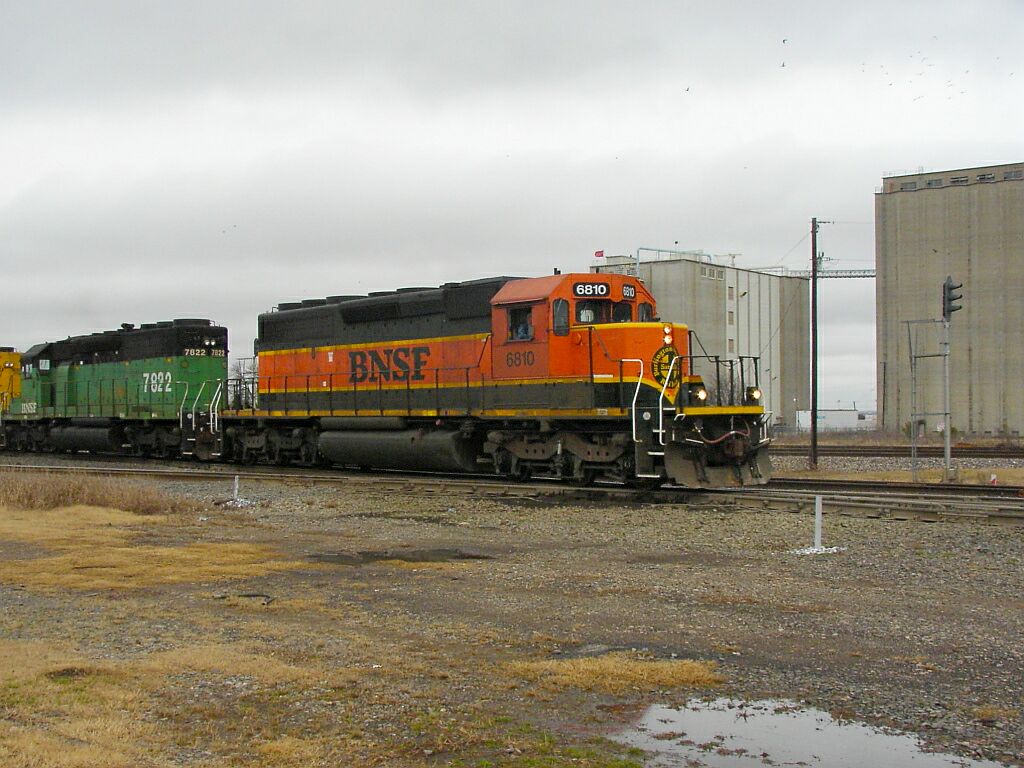 BNSF 6810